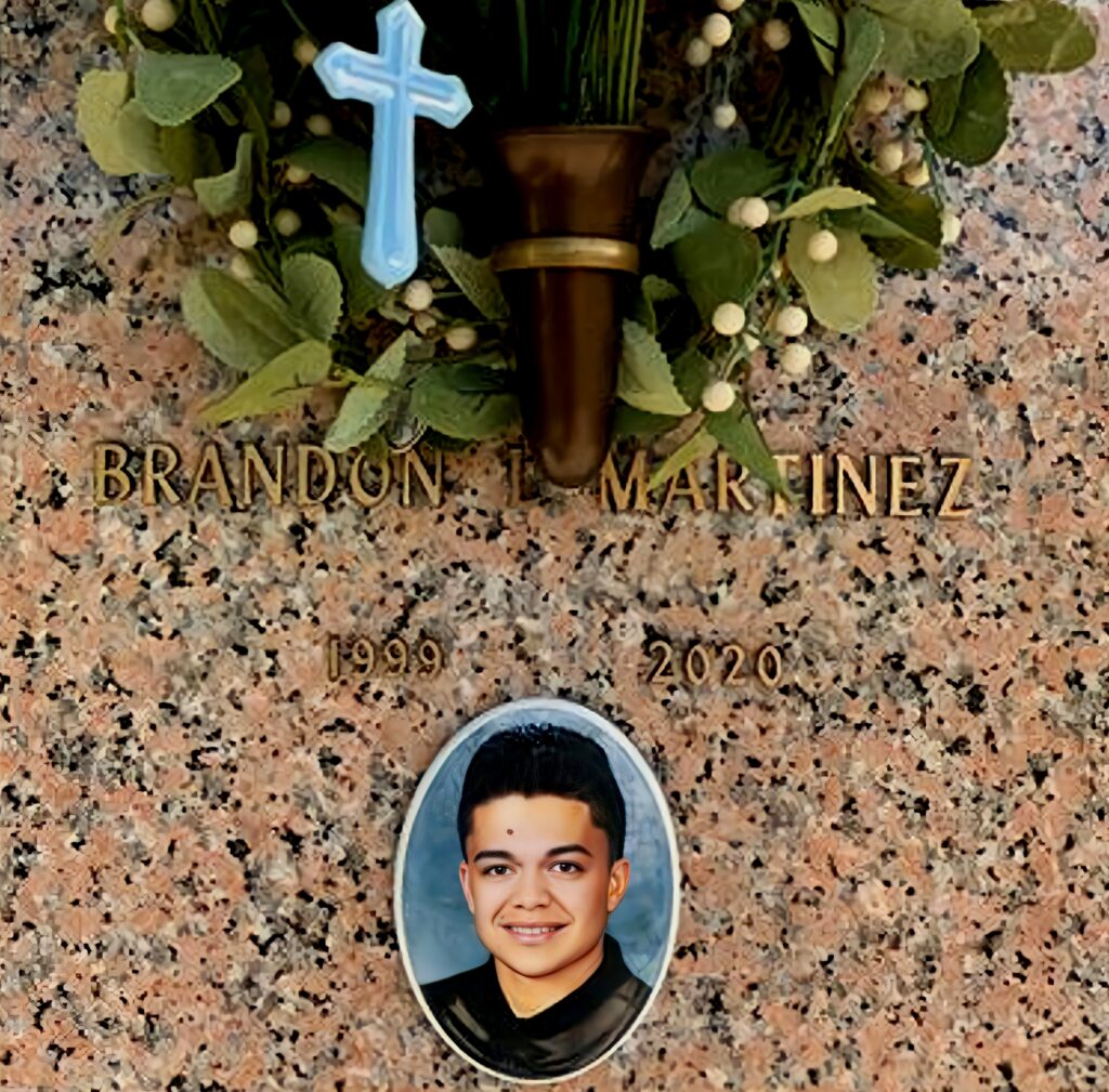 Memorial Picture – Oval | Bob's All Italian Headstone Photos